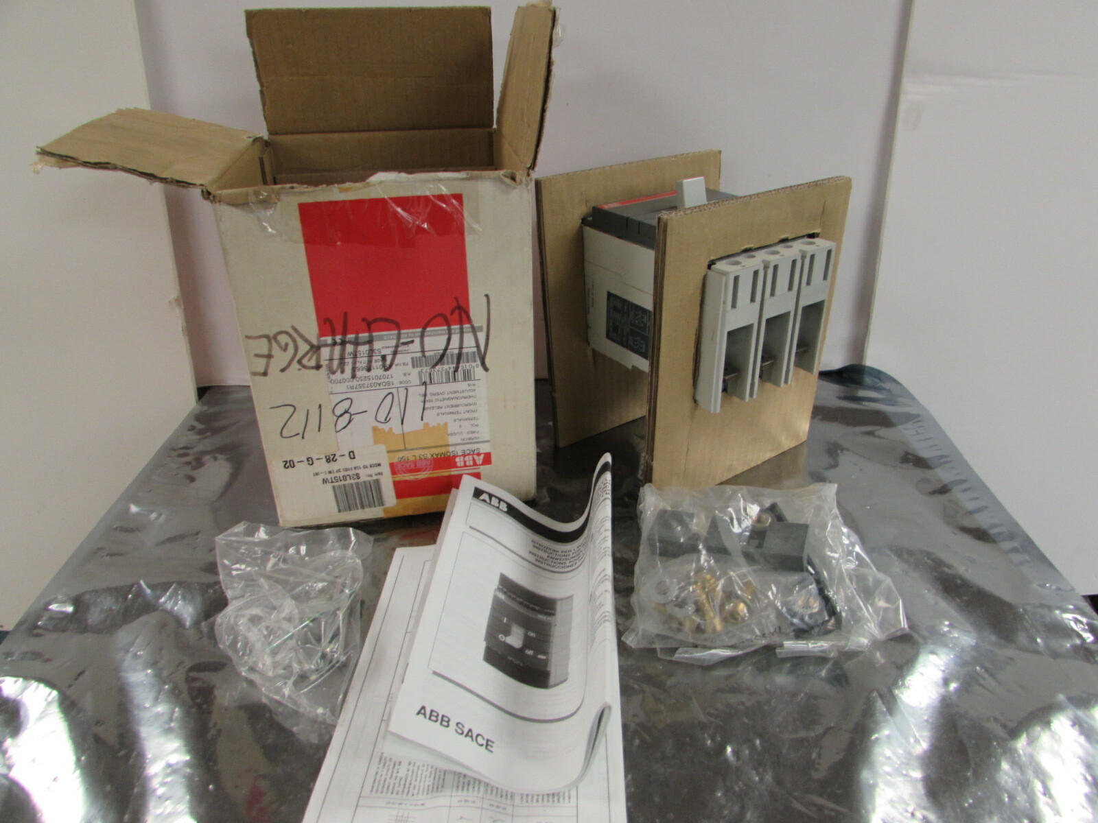 ABB S3L 150 S3L015TW SACE CIRCUIT BREAKER 600VAC 15A 3POLE *NIB* | eBay