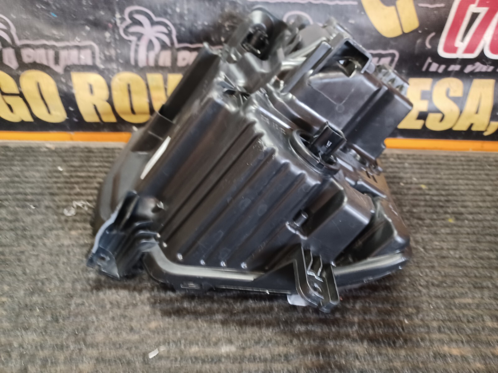 2022 - 2023 CHEVROLET TRAVERSE FRONT RIGHT SIDE LOWER FOG LIGHT OEM ...