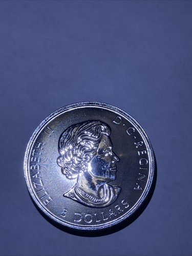 1 1/2 Ounce 2018 Canadian eight dollars The coin is in pristine ...