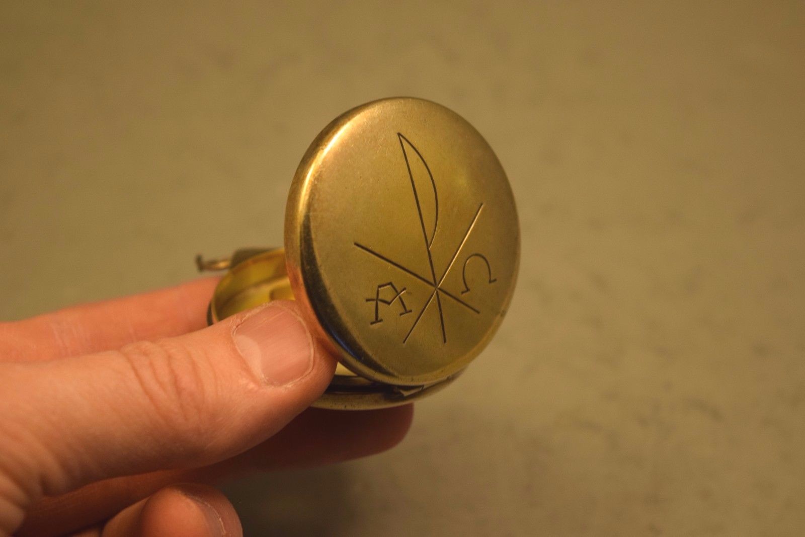 Old Traditional Pyx, Host Box for communion hosts to the sick (CU171 ...