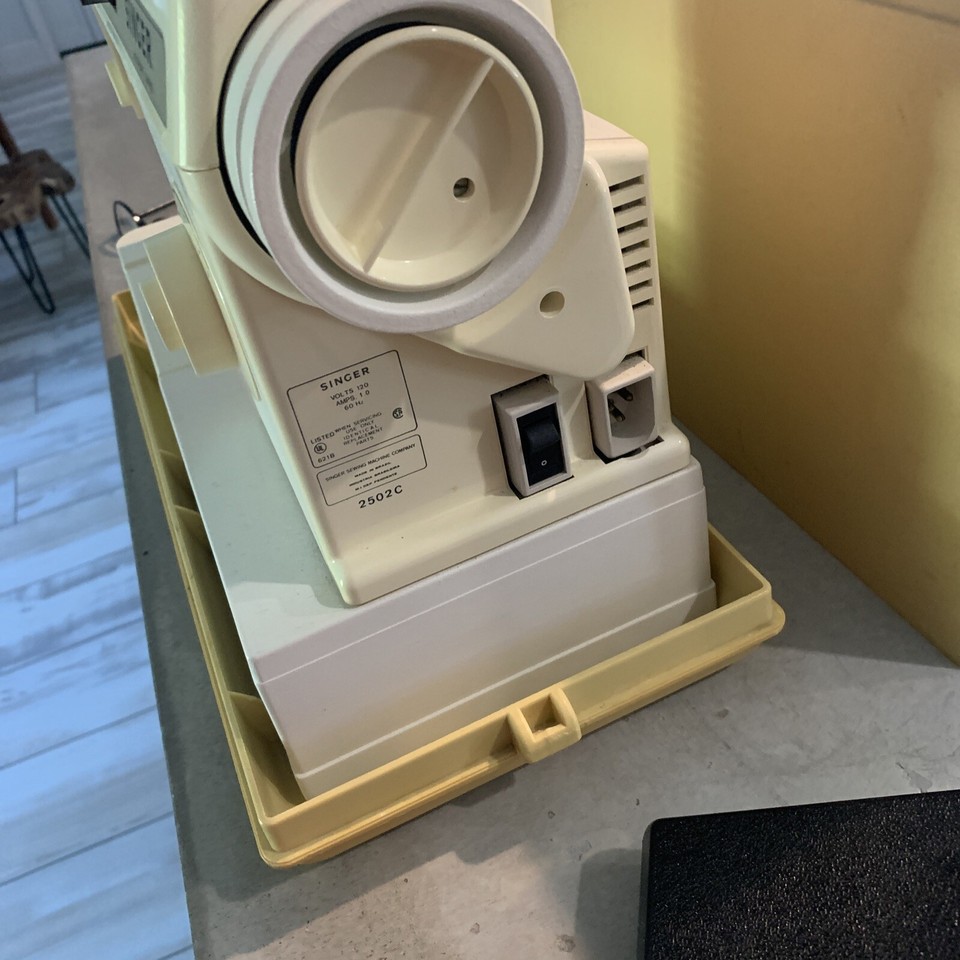 SINGER Sewing Machine - Model 2502C w/ Foot Pedal & Case Tested ...