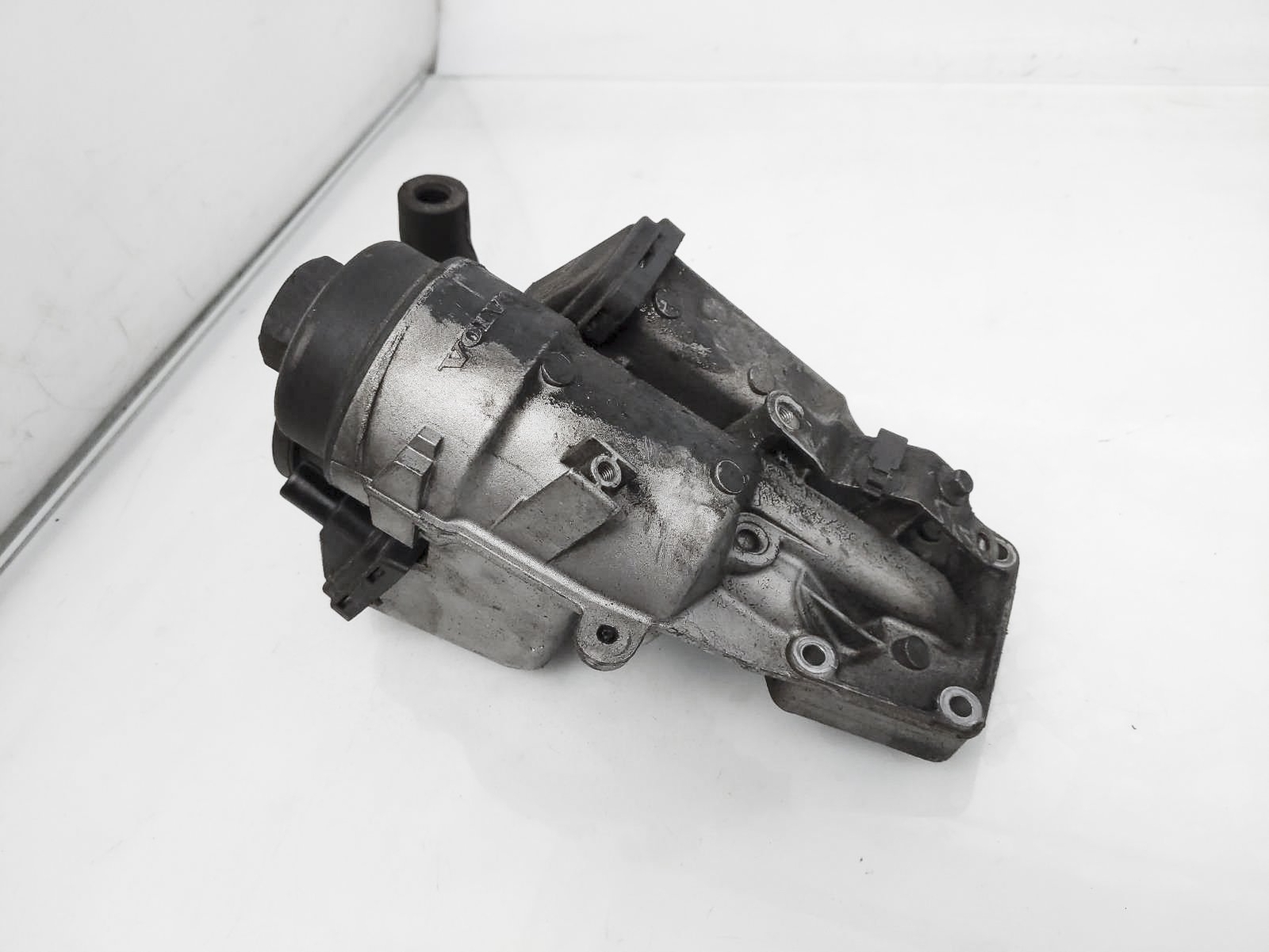 2012-2016 Volvo S60 Engine Oil Filter Housing 31338685 31338684 | eBay