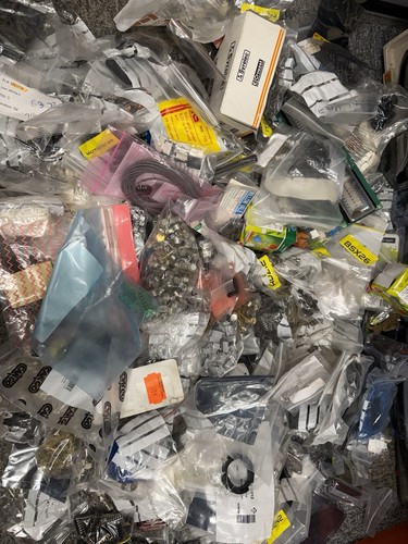 Large Mixed Electronic Components Job Lot – Almost 6kg – ICs ...