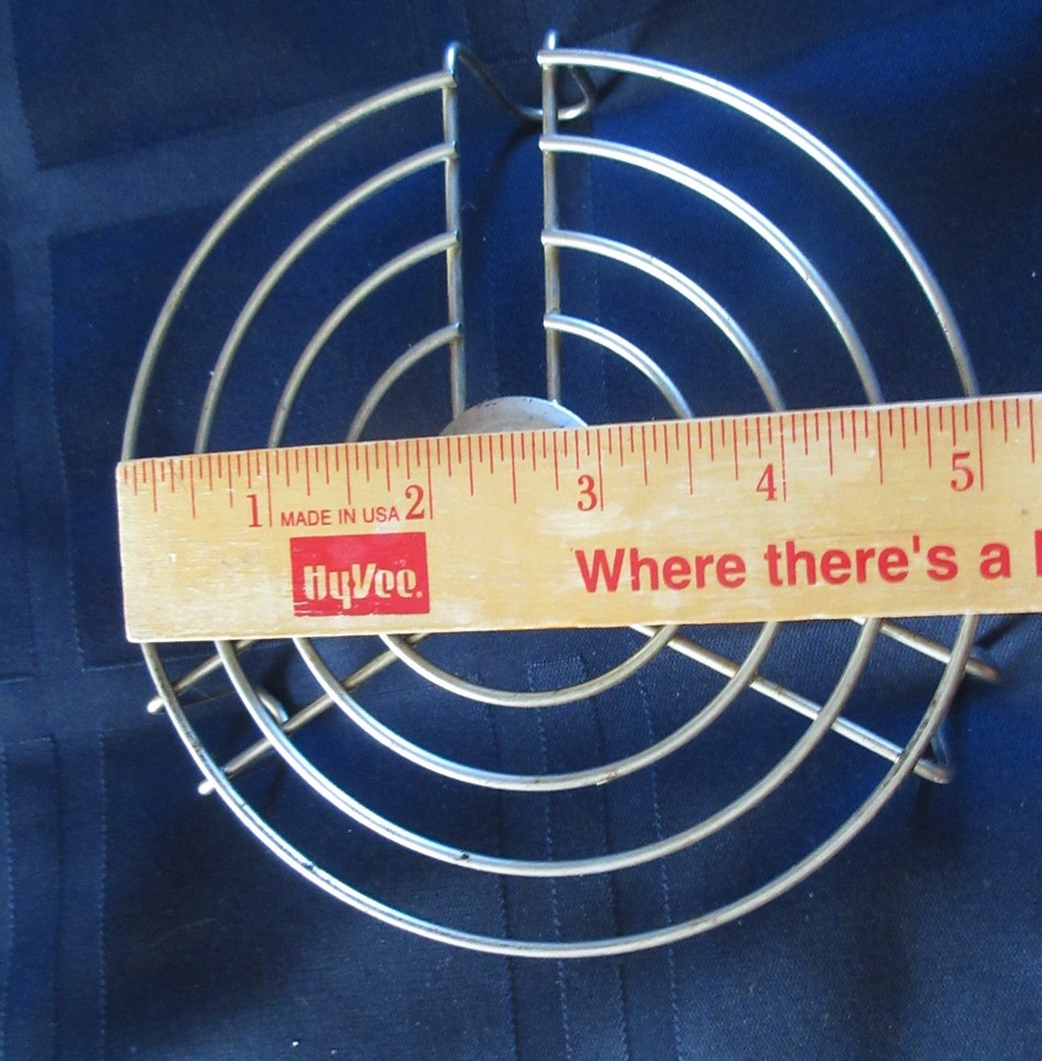 Vintage Rival Trivet 3802 Circular Metal 3 Legs 5 1/2” in Diameter 1 3/ ...