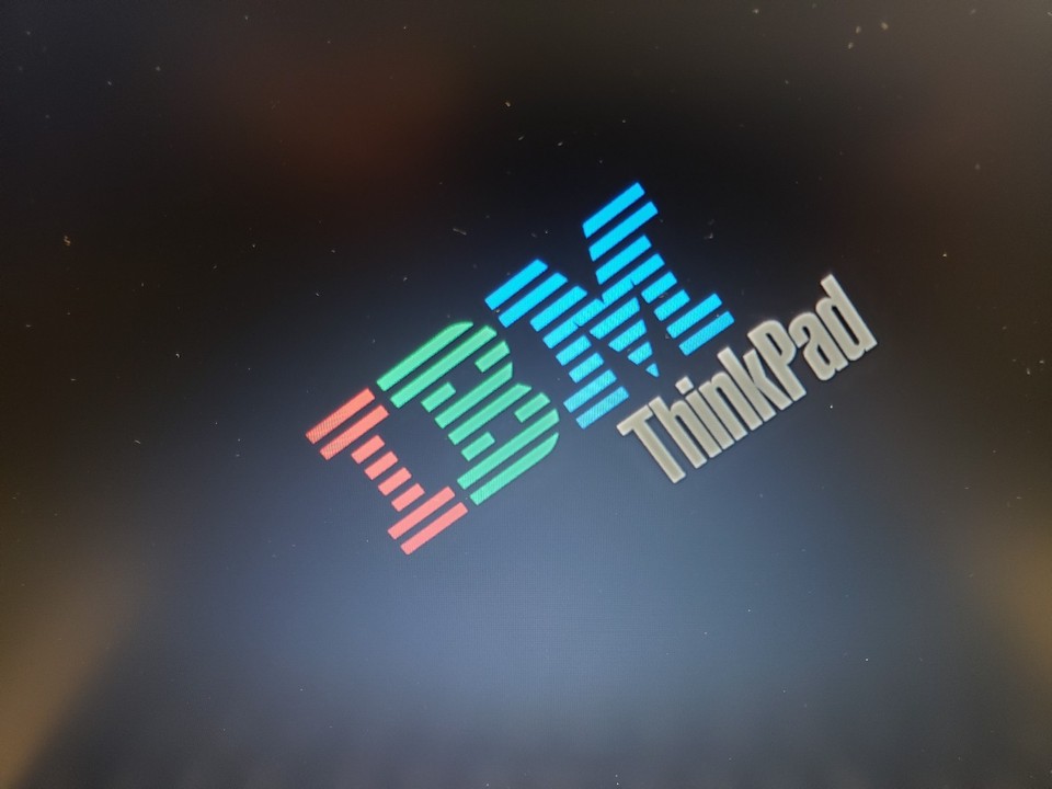 Vintage IBM Thinkpad X20 Laptop PIII 600MHz 128MB 20GB Win2000 w ...