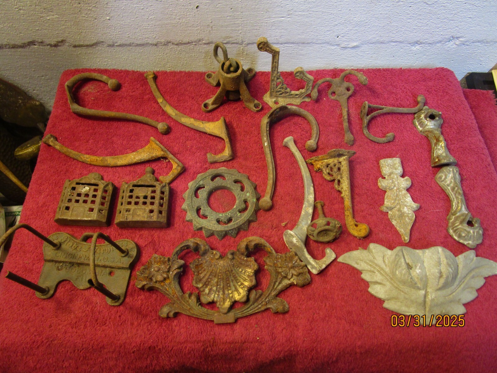 Lot of Vintage Rusty Iron Hooks Hardware Metal Rustic Decor Barn Find ...