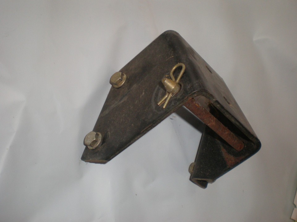 John Deere LX172 bagger mounting bracket LX176 LX178 LX188 GT242 GT262 ...