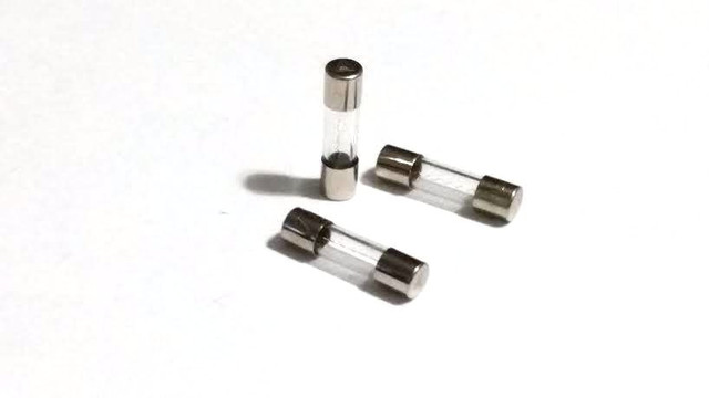 Set of 5 Each 4a/125v 4a / 125v LF 235 Littelfuse Fuses for sale online ...