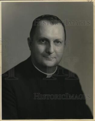 1969 Press Photo Reverend Anthony Gulley, College of St. Rose, Albany ...
