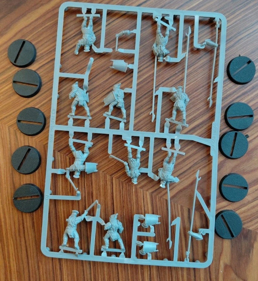 Warhammer Lord Of The Rings LOTR Fighting Uruk-Hai Sprue | eBay UK