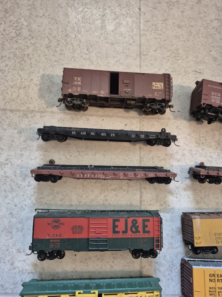 HO Scale Model Railroad Rolling Stock Lot Various Brands Freight Tanker ...