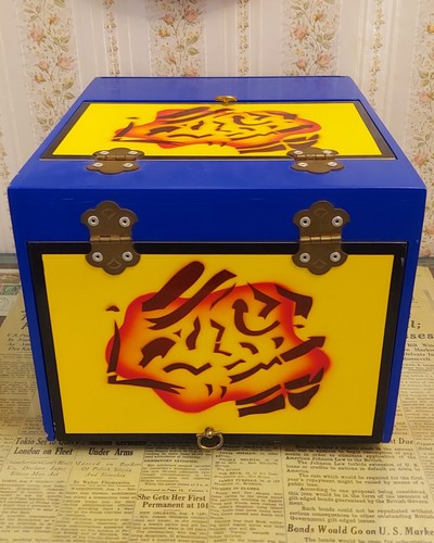 Vintage Mak Magic Rabbit Box Stage Illusion Prop - Excellent Condition ...