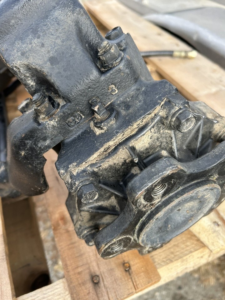 John Deere 2210 2305 4X4 compact utility tractor 4WD front transaxle ...