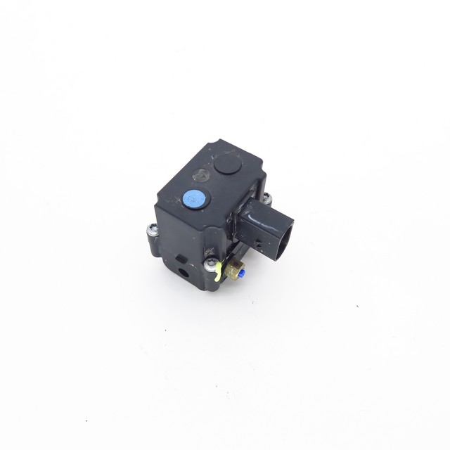 2016 BMW X6M F86 Genuine Air Suspension Supply Solenoid Valve Block ...