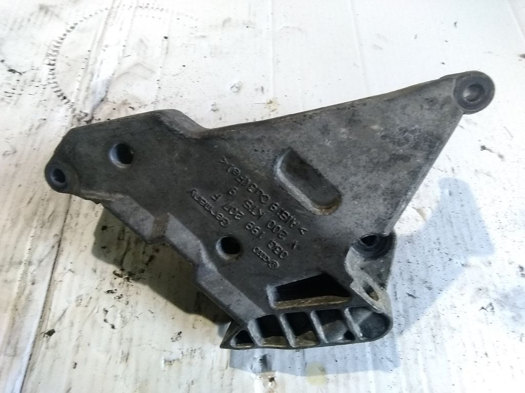 Volkswagen 1.9 TDI Engine Mount Support Bracket Mk5 Golf Jetta OEM 03g ...