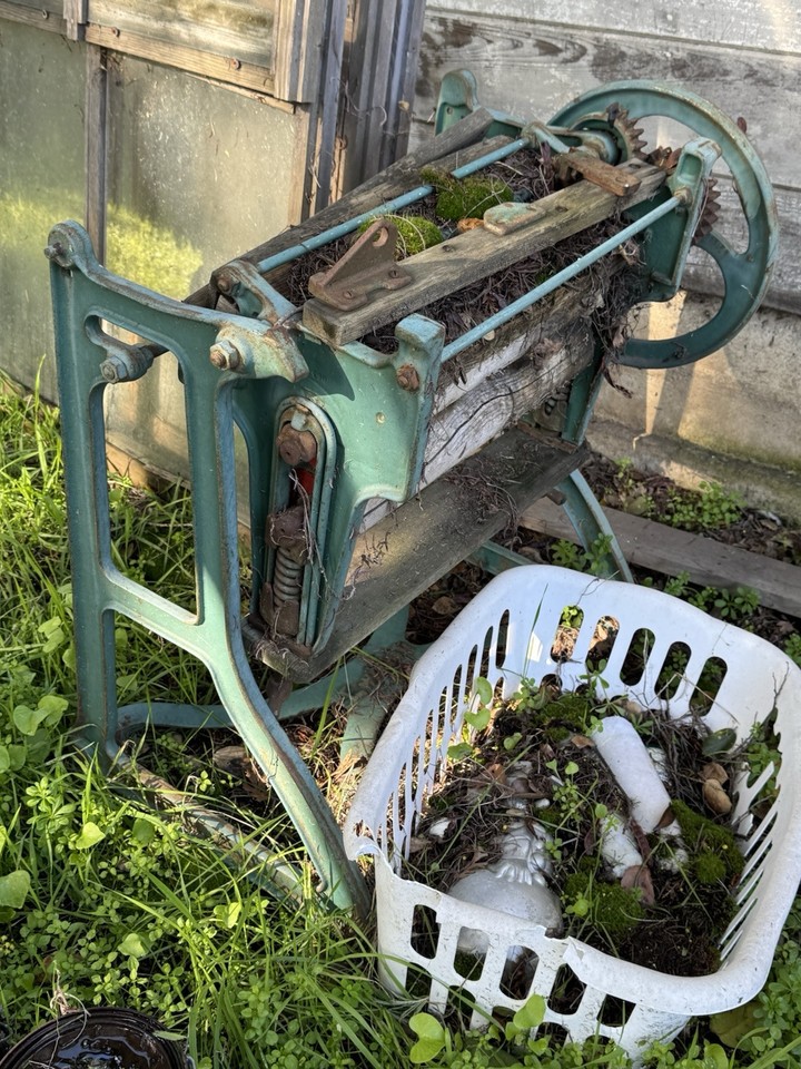 Antique Cast Iron Clothes Mangle / Wringer | eBay