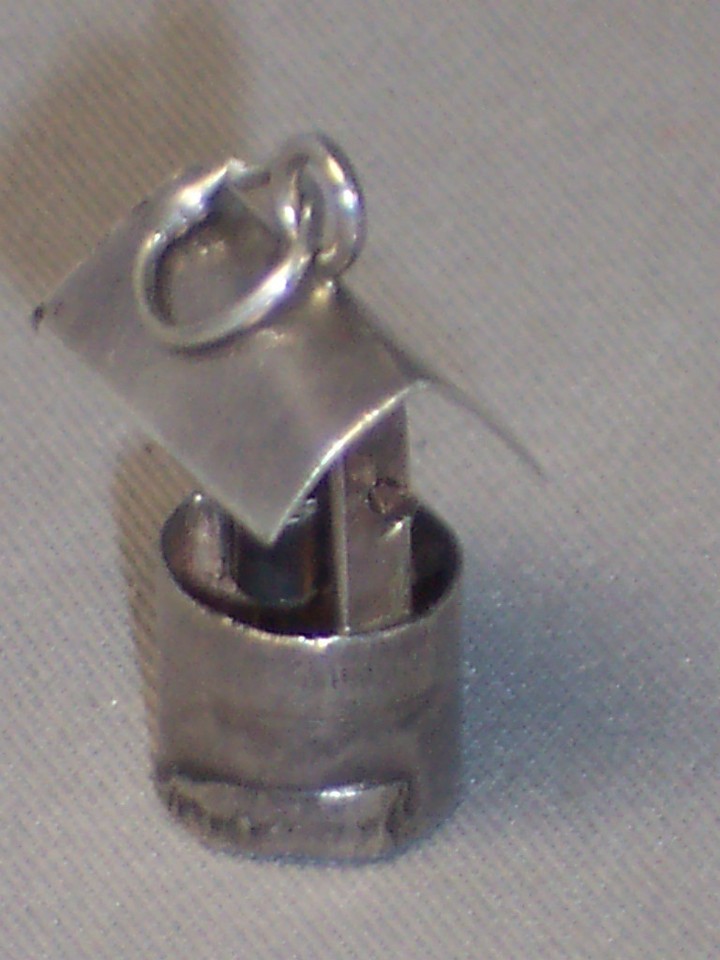 VINTAGE STERLING SILVER 3-D WISHING WELL CHARM | eBay