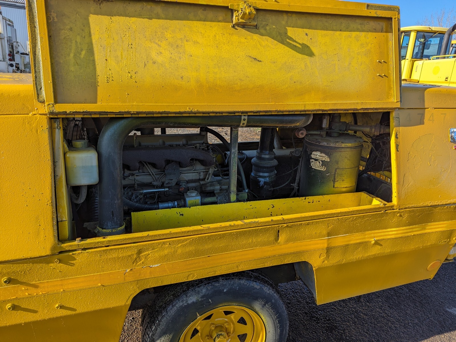 SULLIVAN 250 Portable Air Compressor good condition ready to work Deere ...