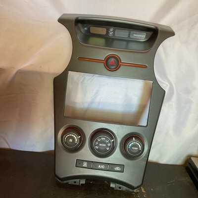 2007-2009 KIA RONDO CENTER DASH RADIO TRIM BEZEL W/HEAT CONTROL UNIT ...