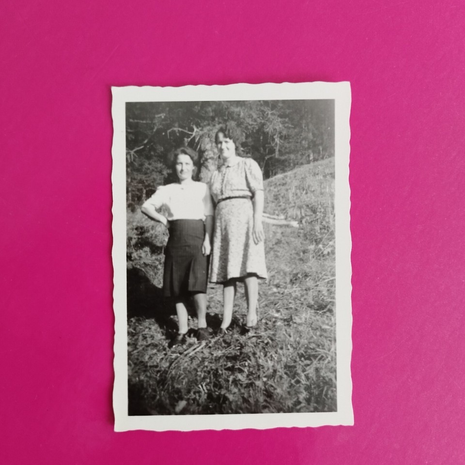 Altes Foto Vintage antik Frauen Women Natur Mode Strümpfe Dress Nice ...