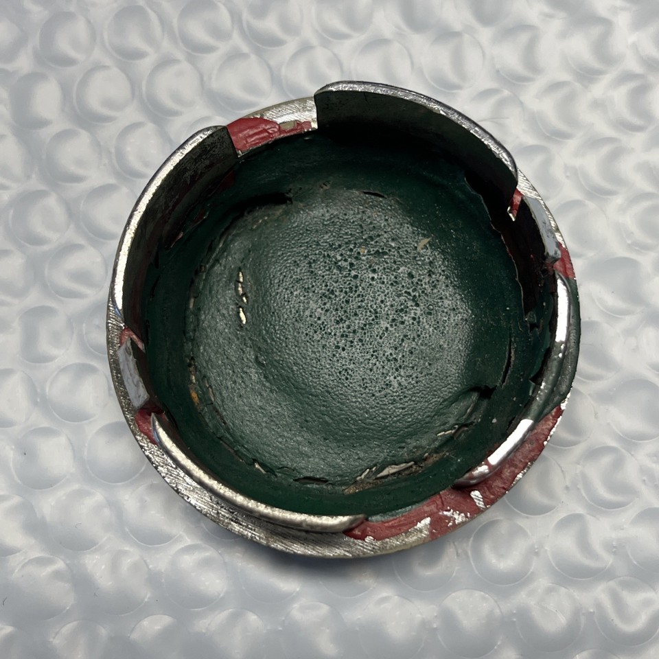 BROKE CLIP Volvo 240 260 Virgo OEM Wheel Center Rim Cap Hub Cover Lug ...