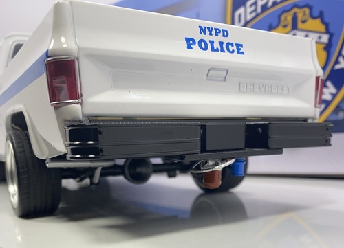 GREENLIGHT 1/18 1984 Chevrolet CUCV M1008”N.Y.P.D Blown Street Machine ...