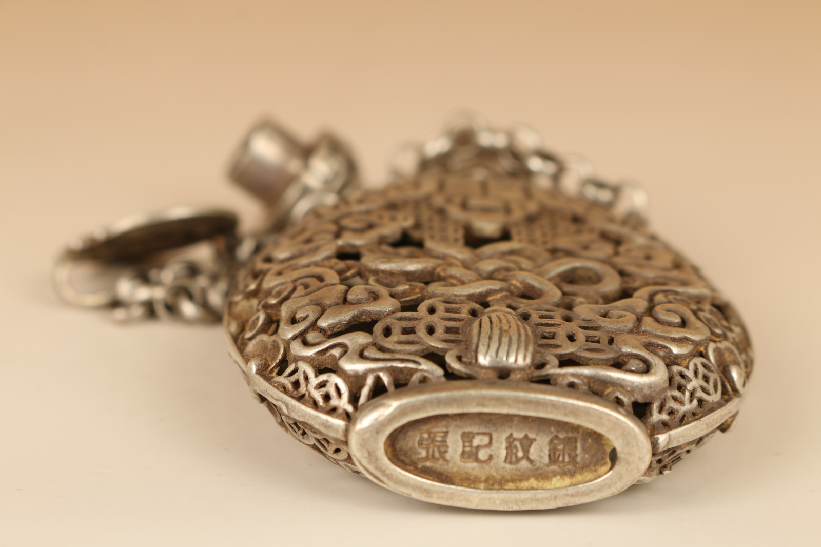 Chinese Old antique Tibet silver Carved Chinese knot Statue Sachet ...
