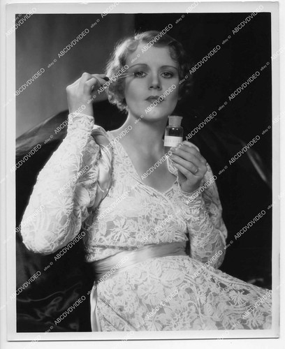 o3812 1930's orig photo June Collyer uses castor oil for her eyes orp ...