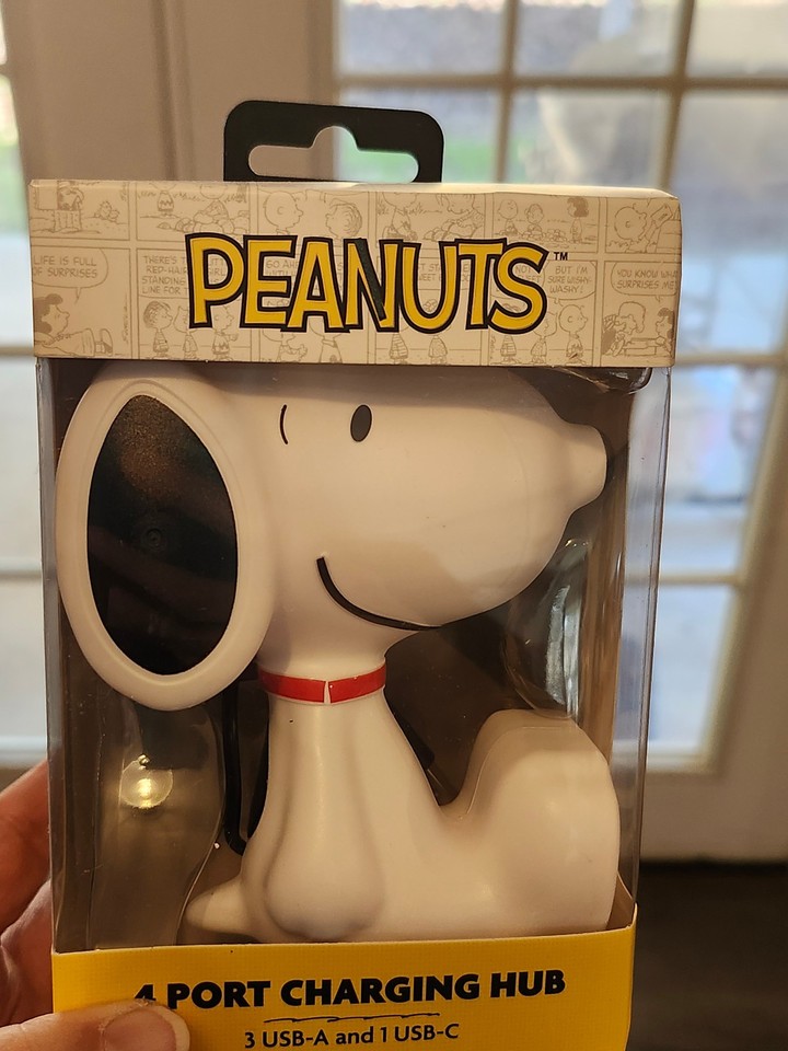 NEW Peanuts SNOOPY 3D Figural Charging Hub ~ 4-Port (3) USB-A / (1) USB ...
