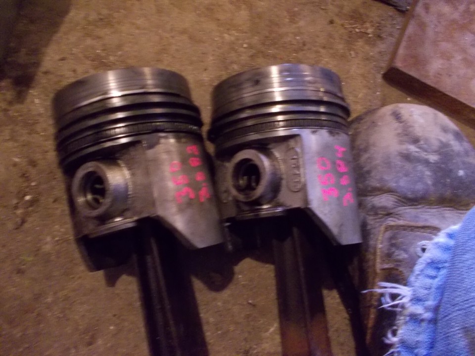 International Farmall 350 Tractor engine motor pistons piston rods rod ...