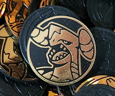 OFFICIAL POKEMON TCG PLASTIC GOLD HOLOFOIL GARCHOMP COIN | eBay