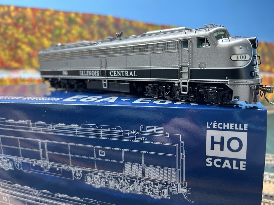 HO Scale Rapido E8A HEP Illinois Central Executive Units w/ IC ...