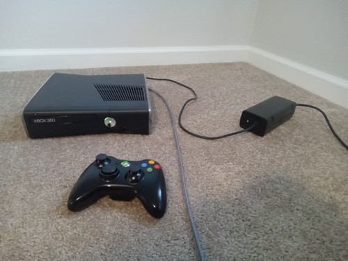Xbox 360 S 250GB Console with three games, controller and more. Tested ...