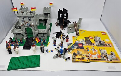 Vintage LEGO Castle: King's Castle (6080), (6824) & Siege Tower (6061 ...