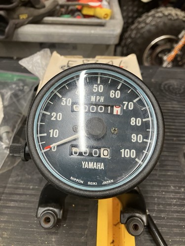 Yamaha TT500 Nos Speedometer And Mount 1K7-83510-30 | eBay