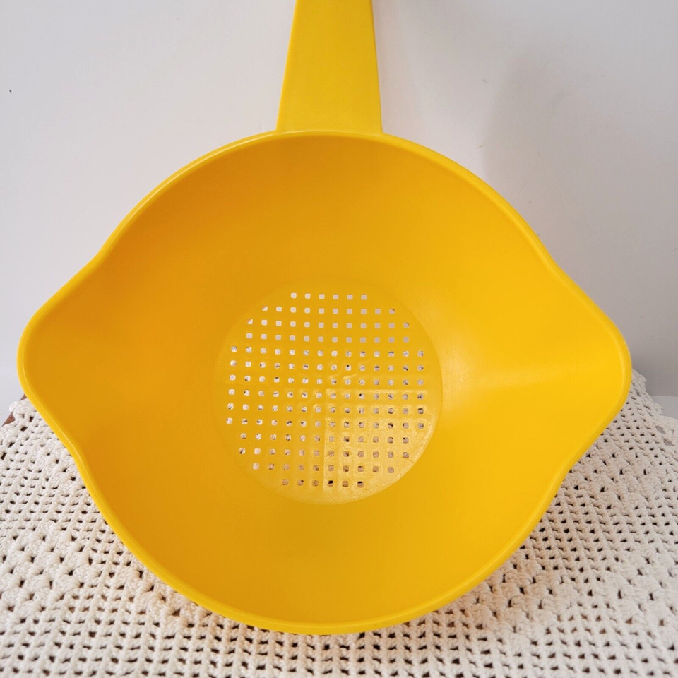 Vintage Tupperware Yellow Colander Strainer 1 quart 2 Spouts #1200 | eBay