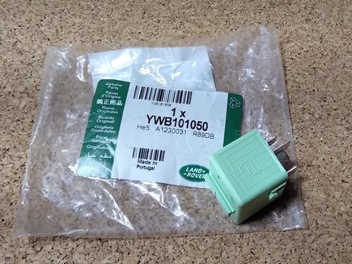 GENUINE BMW LAND ROVER FUSE RELAY LIGHT GREEN RANGE ROVER 03-09 NEW ...