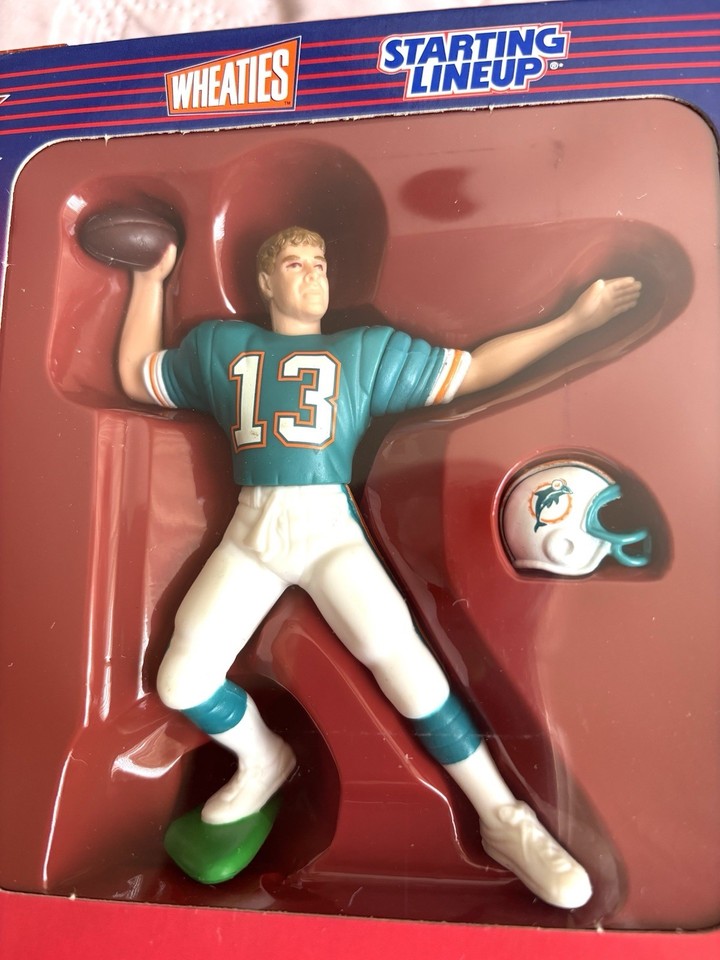 1999 NFL Starting Lineup Dan Marino Record Breaker Wheaties Figure ...