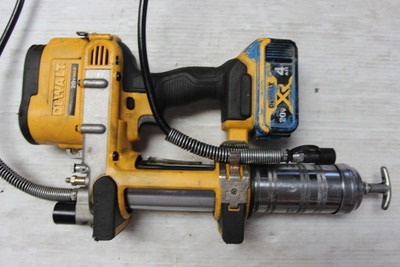 DEWALT DCGG571 GREASE GUN W 4AH Battery!! | eBay