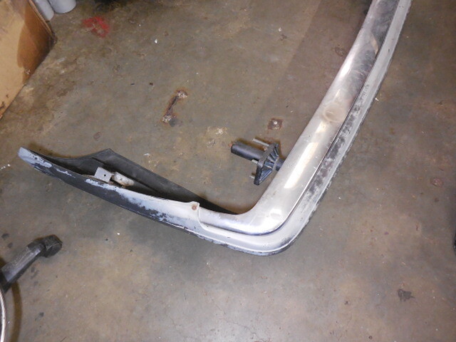 86-91 MERCEDES W126 Rear Bumper Center Chrome Trim Cap 1268850805 for ...