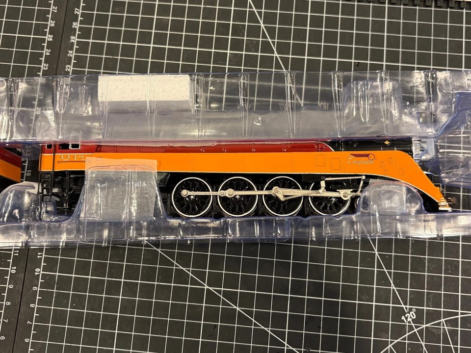 Bachmann HO Locomotive - Southern Pacific Daylight 4449 with DCC/Sound ...