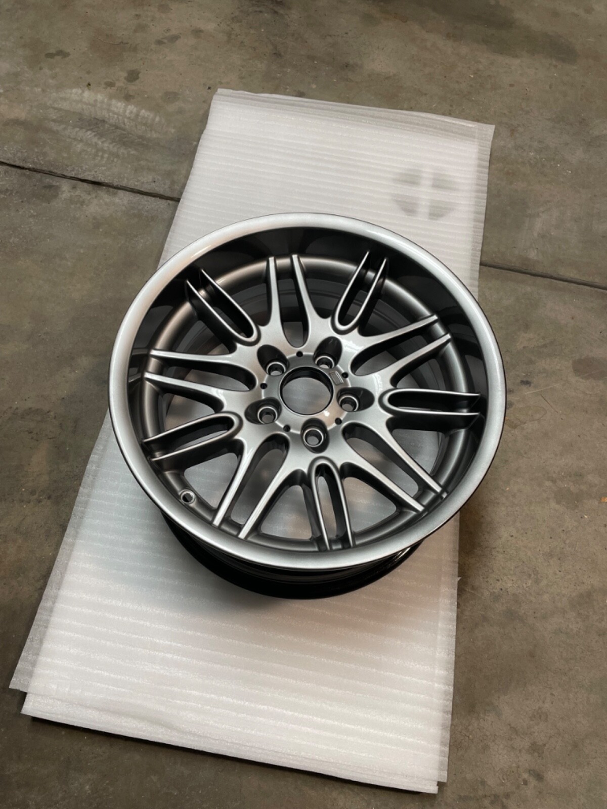 BMW 540i M5 E39 18" Rear rim OEM 1996 1997 1998 1999 2000-2003 Style 65 ...