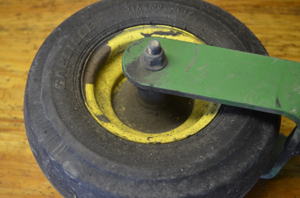 John Deere F620 54" Mower Deck Front Caster Yoke AM123789 with Tire | eBay