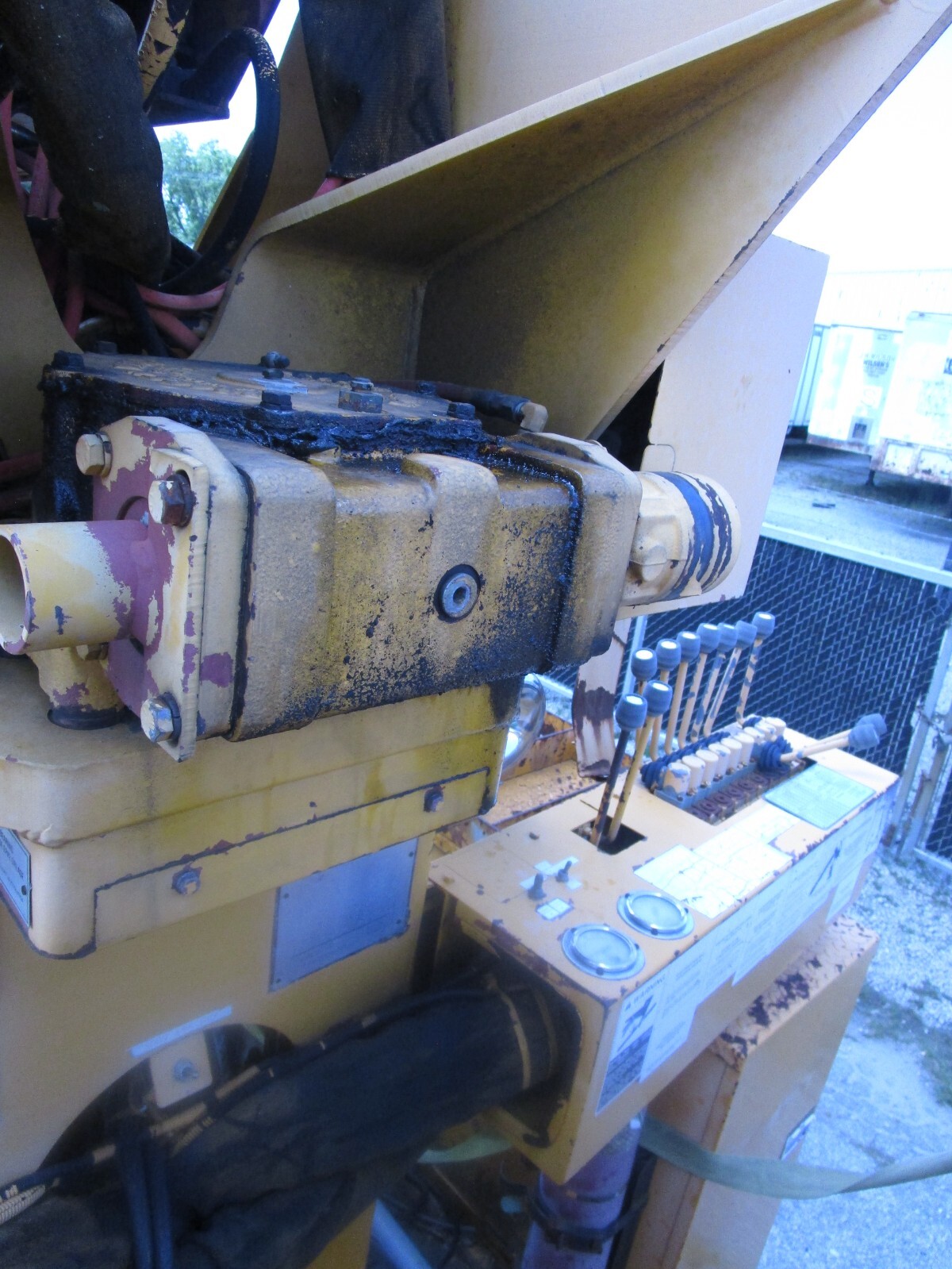 COMMANDER 4045 DIGGER DERRICK BODY UTILITY BED CRANE W/ 4 HYDRAULIC ...