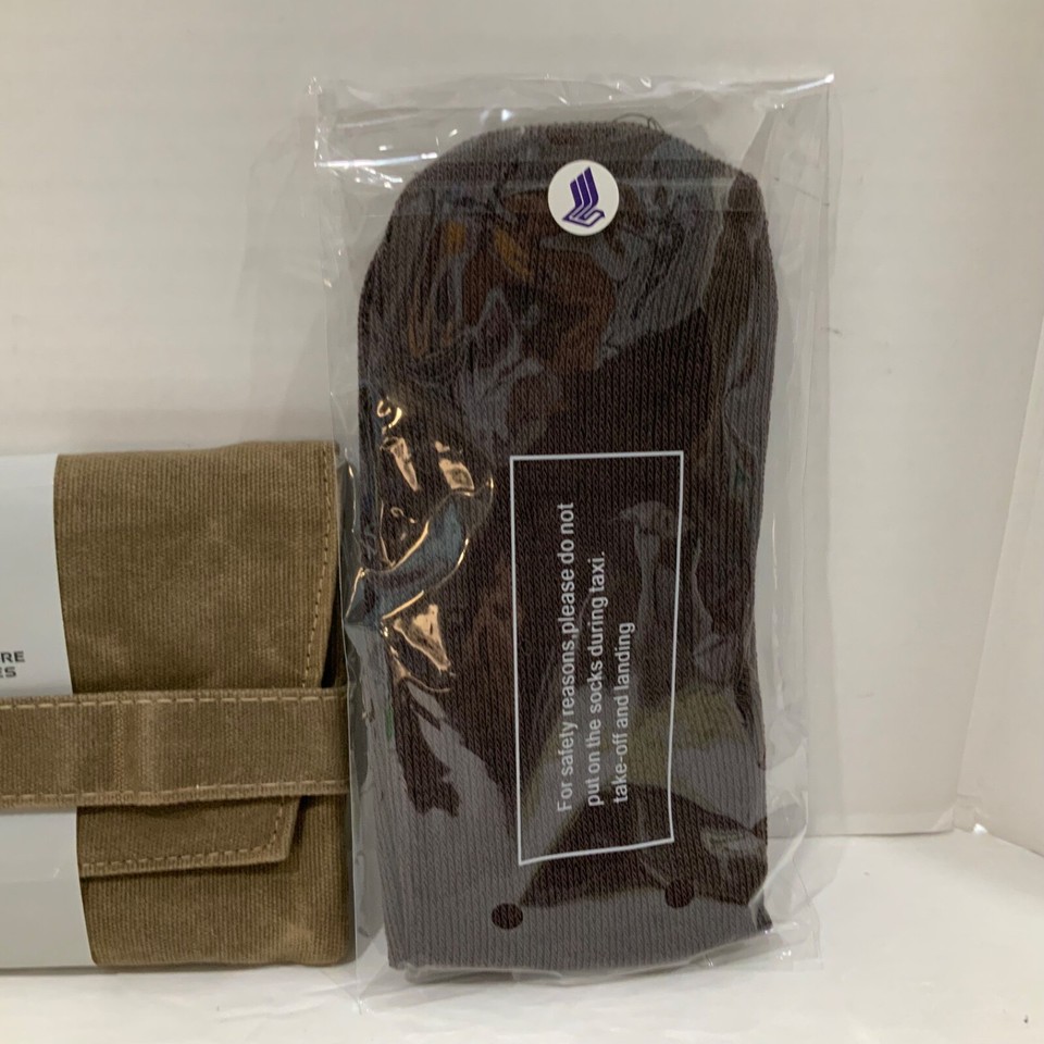 Singapore Airlines Business Class Brown Canvas Amenity Kit by Le Labo ...