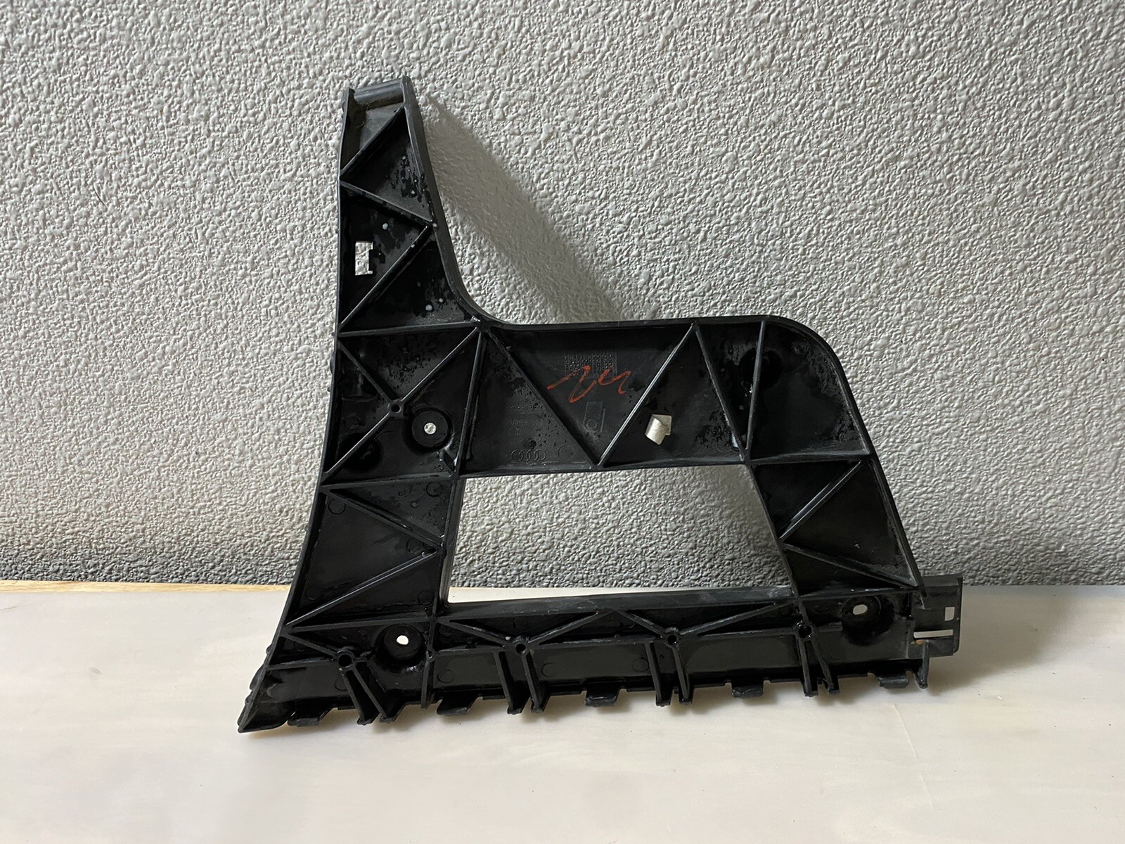 2009-2012 AUDI A4 QUATTRO - REAR Right Bumper Guide / Bracket 8K5807454 ...