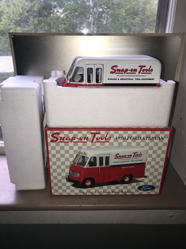1/24 Crown Premium, 1950 Ford, Snap-On Stepvan, w/Interior Light, LOOK ...