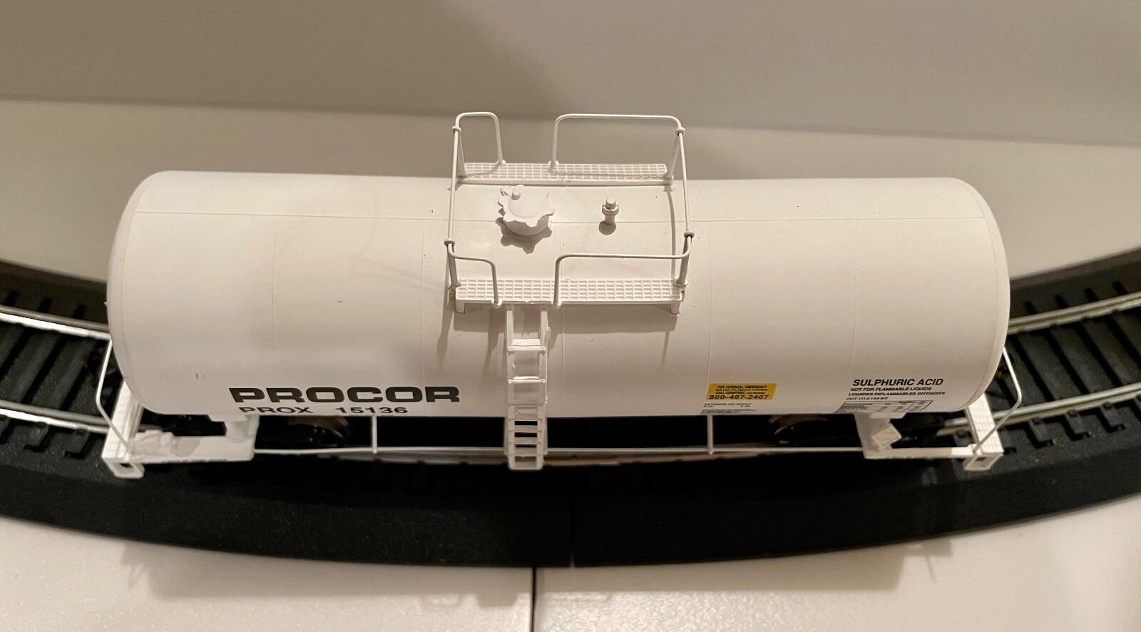 HO Scale Walthers RTR Procor 16k Funnel Flow Tank Car for sale online ...