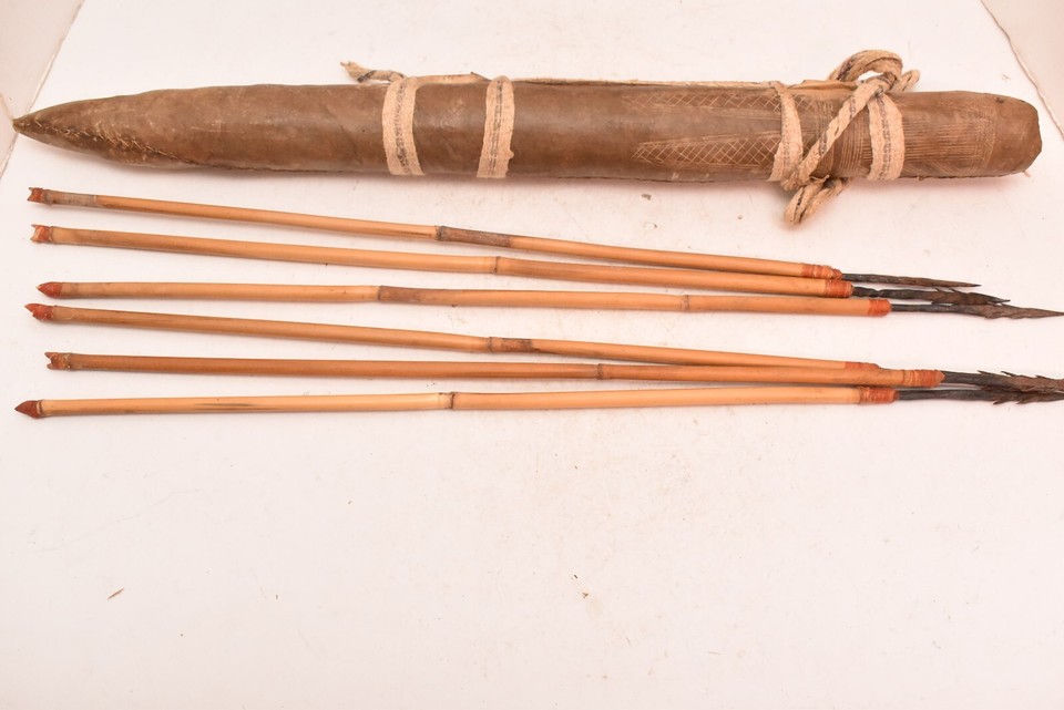 ANTIQUE TRIBAL AFRICAN ARROW SET + LEATHER HIDE QUIVER NORTHERN ...