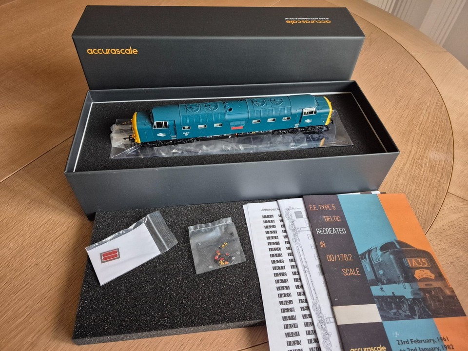 Accurascale class 55 Deltic ACC-2167 55017 The Durham Light Infantry ...